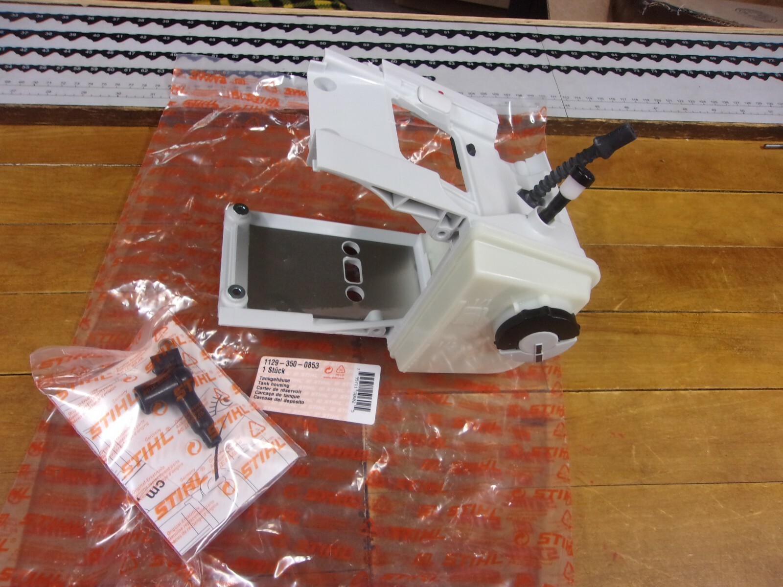 Stihl OEM 020T MS200T Fuel Tank Housing MS 200T 1129-350-0853 351-0500 ...