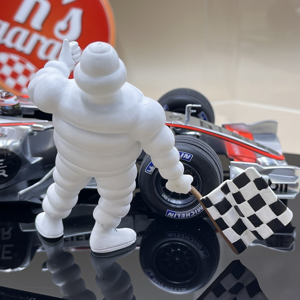 MINICHAMPS 1/18 McLaren Mercedes MP4-21 2006 Kimi Raikkonen Michelin ...