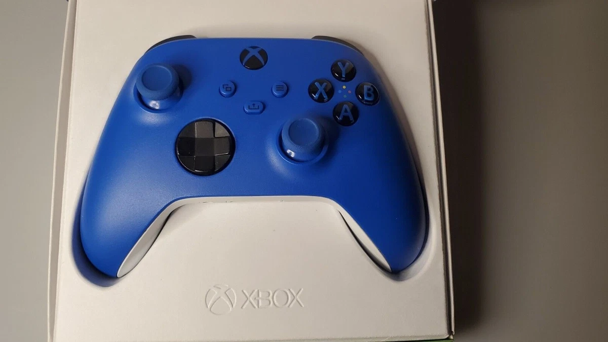 QAU-00009, Microsoft Xbox Wireless Controller Blue, White