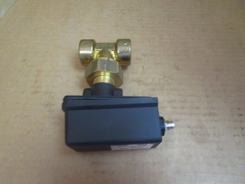 Sika Flow Control Switch VHS 15M VHS15M 230V 20w 1 A Amp 48V 1/2" NPT ...