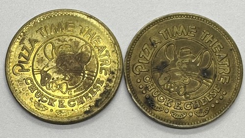 2 different 1982 CHUCK E CHEESE TOKENS BRASS 25c Pizza Time Theatre ...