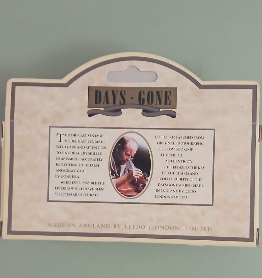 Lledo Days Gone Pickfords 1/43 Scale 16014 Dennis Box Van - Boxed Great ...