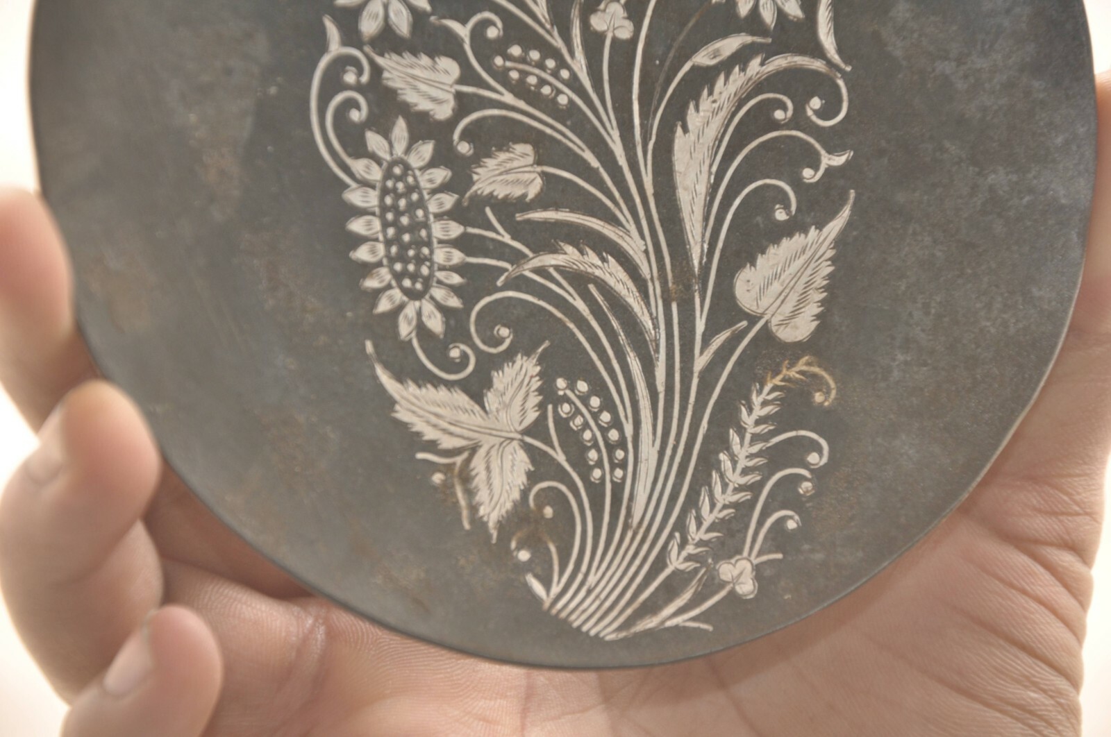 Vintage Silver Inlay Work Bidri Floral Design Round Handcrafted Metal ...