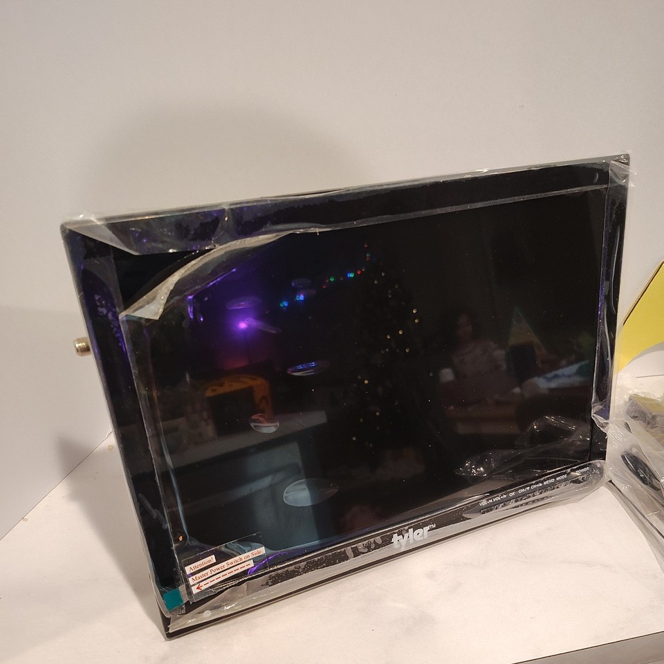 Tyler 14” Portable TV LCD 1080P Rechargeable Lithium Battery HDMI, USB ...