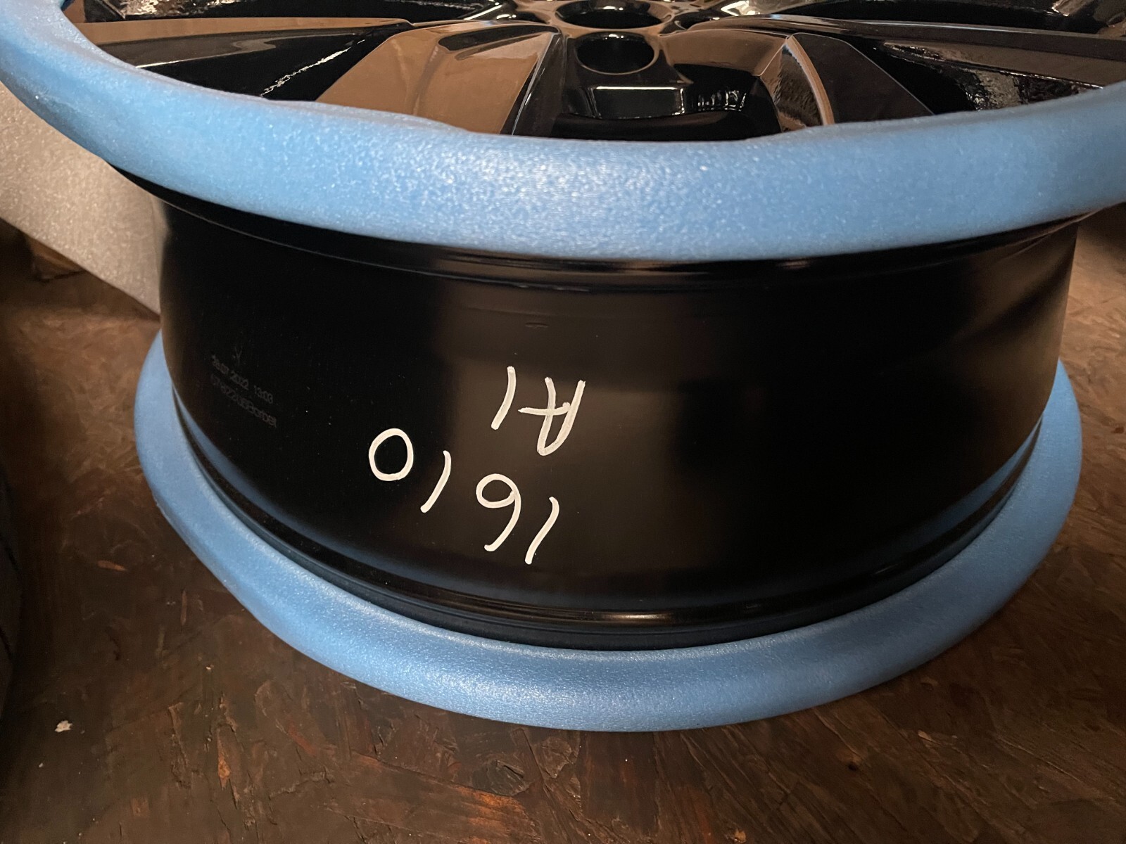 Four+Genuine+Jaguar+I+Pace+20%22+Alloy+Wheels+Style+5068+Black+Gloss ...