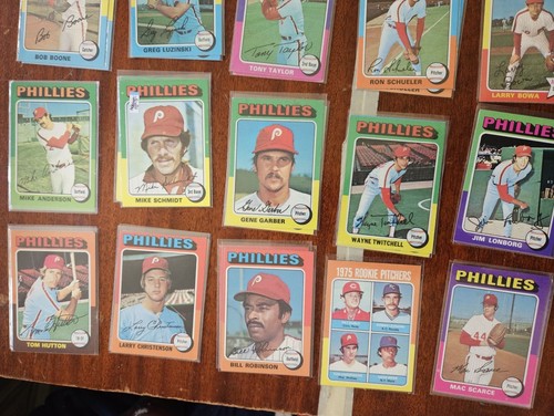 1975 Topps Phillies Lot of at least 49 commons/minor stars sleeved | eBay