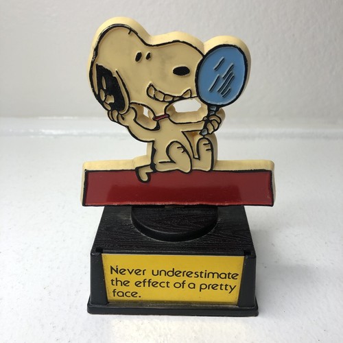 Vtg 1966 AVIVA Peanuts SNOOPY Trophy PRETTY FACE Plastic RARE Hong Kong ...