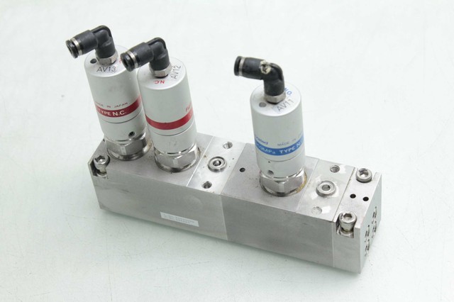 Fujikin FBSDAL-6.35UGF-3B4-DT Pneumatic IGS Valve Block 1MPa / 316 ...