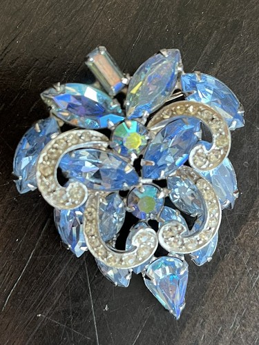 WEISS Signed blue Brooch with Paved Ribbon Accents - Gem