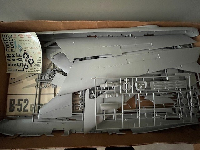 Monogram B-52 Stratofortress Airplane Model Kit 76513082925| eBay