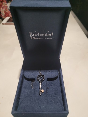 Disney Enchanted Fine Jewelry Villains Collection Ursula Necklace 10k ...