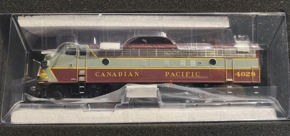 Rapido 222504 HO Scale GMDD FP7 Diesel Canadian Pacific #4028 DCC/SOUND ...