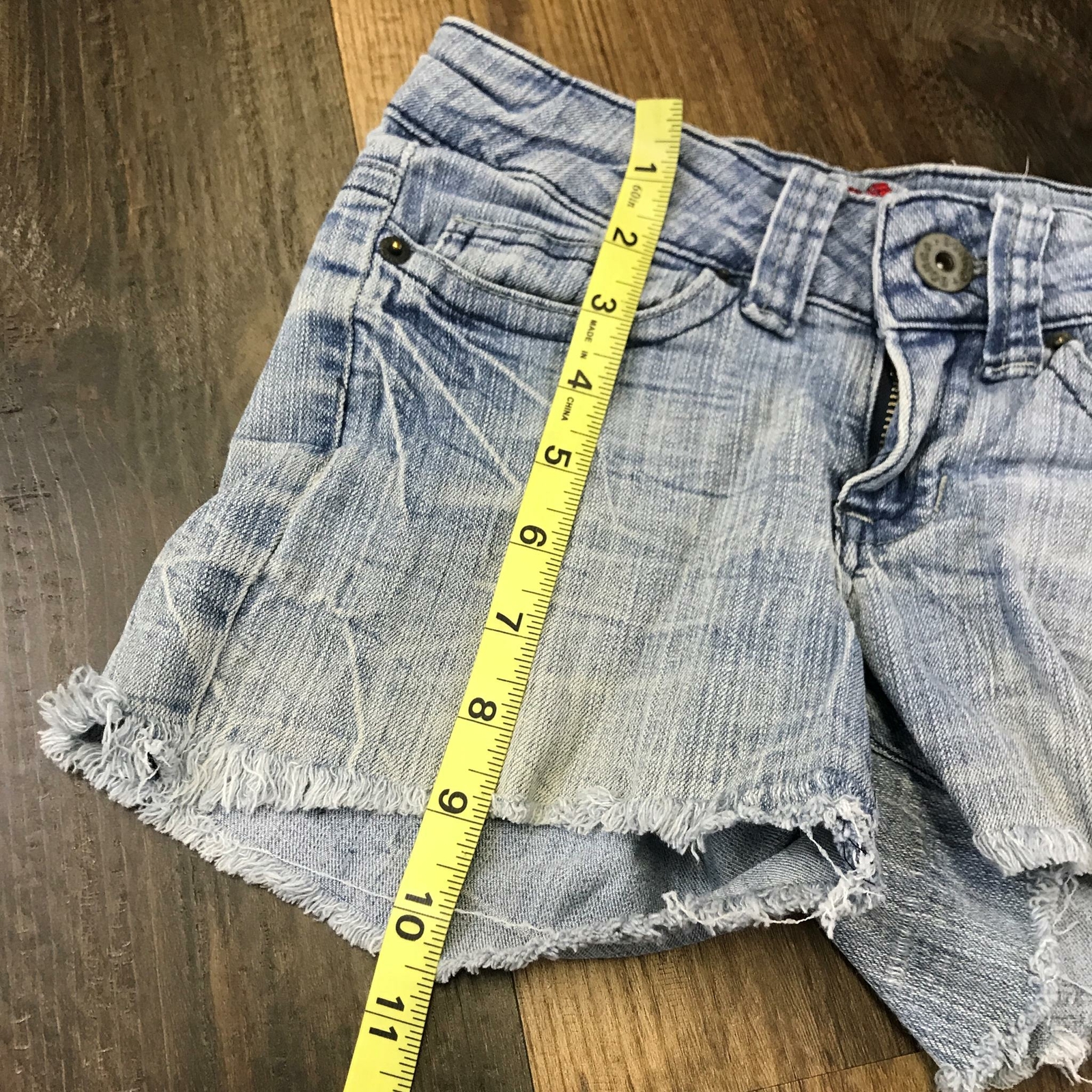 BONGO Low Rise Medium Wash Blue Denim Cut Off Jean Sh… - Gem