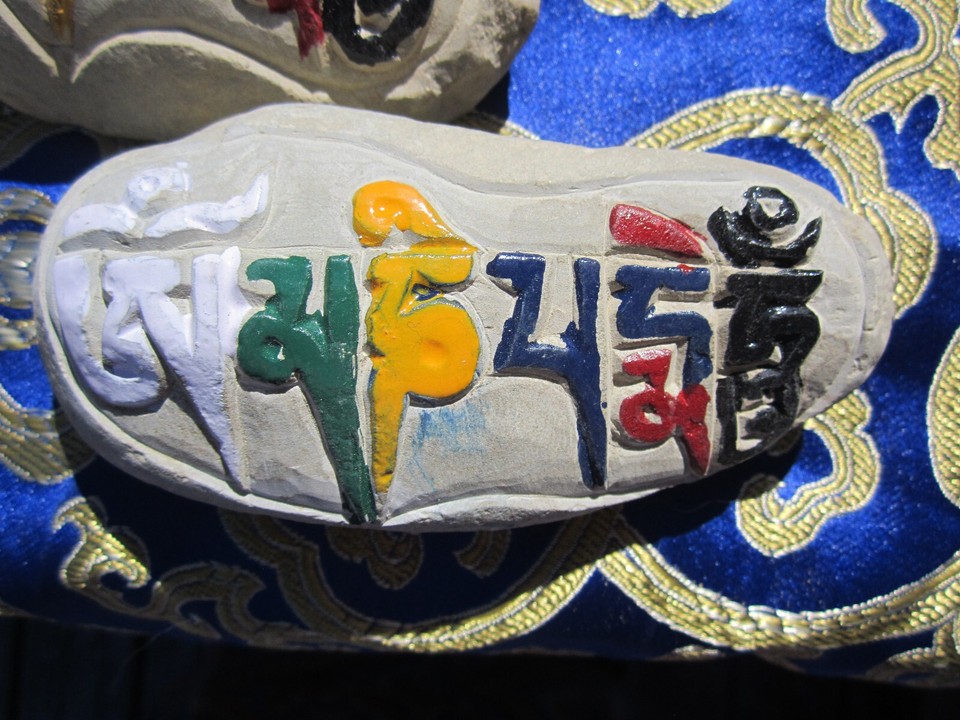 Hand Paint & Carved Mani Stone Om Mani Mantra Tibetan Buddhist Script ...