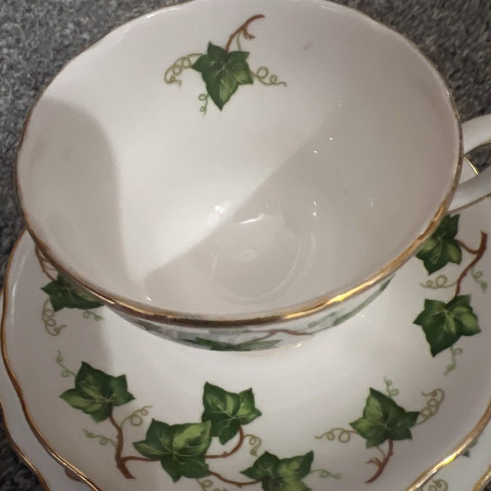 38) vintage "Colclough" bone China green ivy leaf trio tea cup set ...