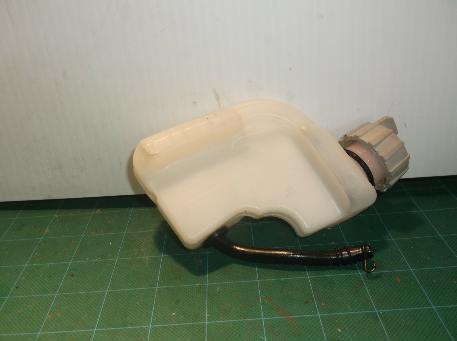993825001 Oil Reservoir Assembly Off A Homelite UT43104 Electric Chain ...