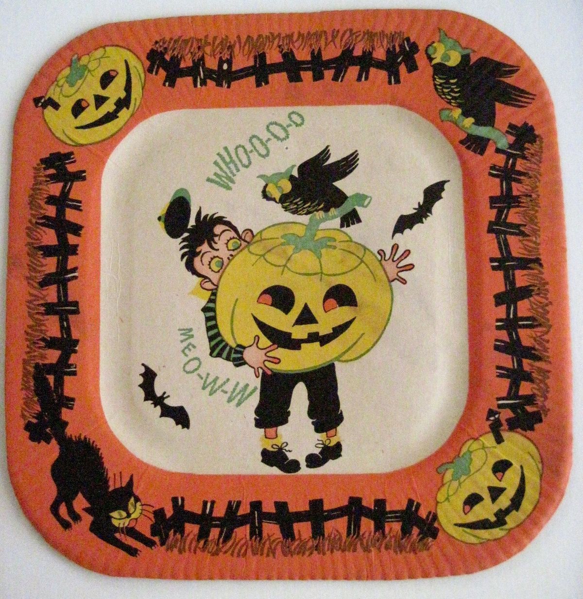 Festive Vintage Halloween Paper Plate w/ Owl, Pumpkin, Cat and Bats ...