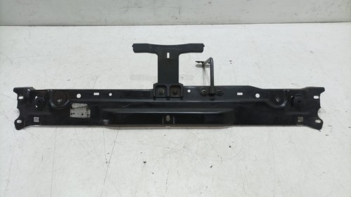 MERCEDES C CLASS W204 2009 - GRILL SUPPORT BRACKET A2048850136 | eBay
