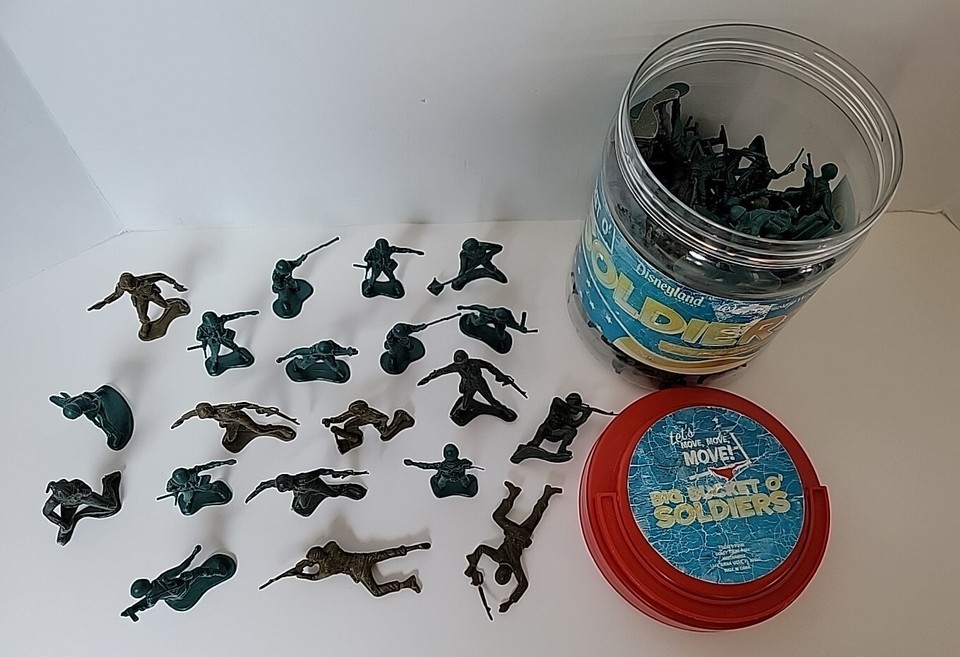 Disneyland Walt Disney World Big Bucket O' Soldiers! TOY Soldiers ...