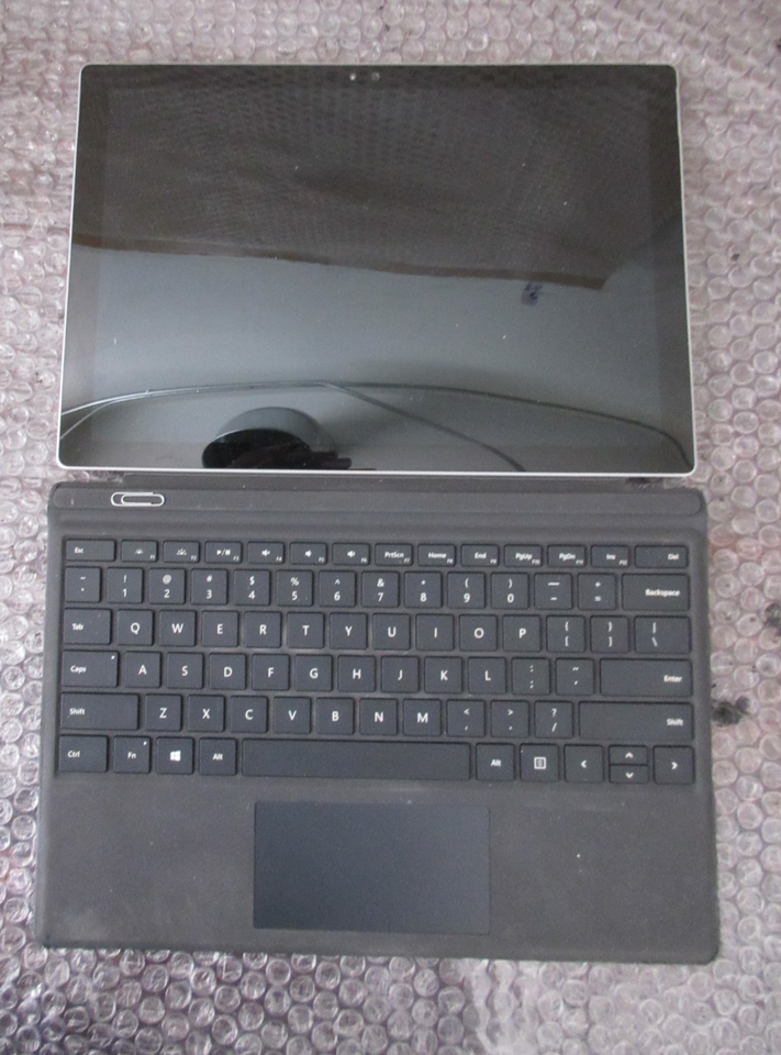 Microsoft Surface Pro 4 1724 i7-6650U @ 2.20GHz 16GB RAM 256GB SSD ...