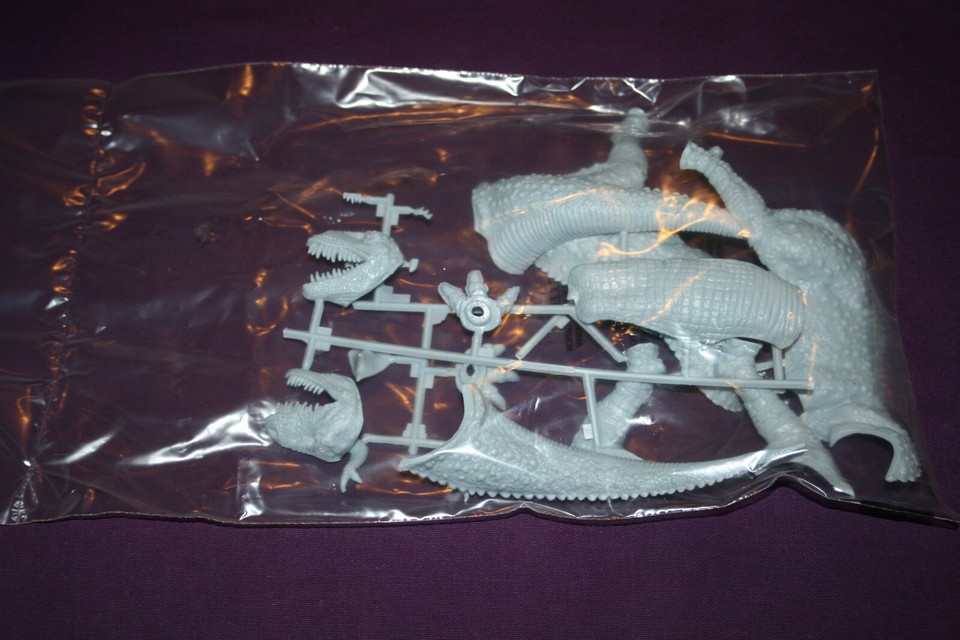 Airfix Tyrannosaurus Rex scale model dinosaur kit 03800-1 | eBay
