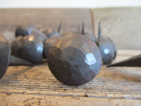 25 DECORATIVE NAILS CLAVOS HAND FORGED MEDIEVAL TACKS 1 1/8" BLACK ...