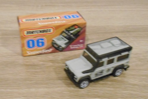2007 Matchbox Superfast No. 06 1997 Land Rover Defender 110 with Box ...
