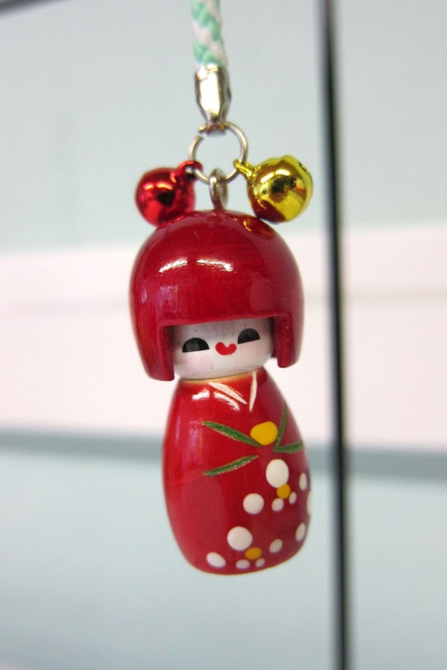 Japanese Style Kokeshi Geisha Wooden Doll Bell Key Mobile Phone Hand ...