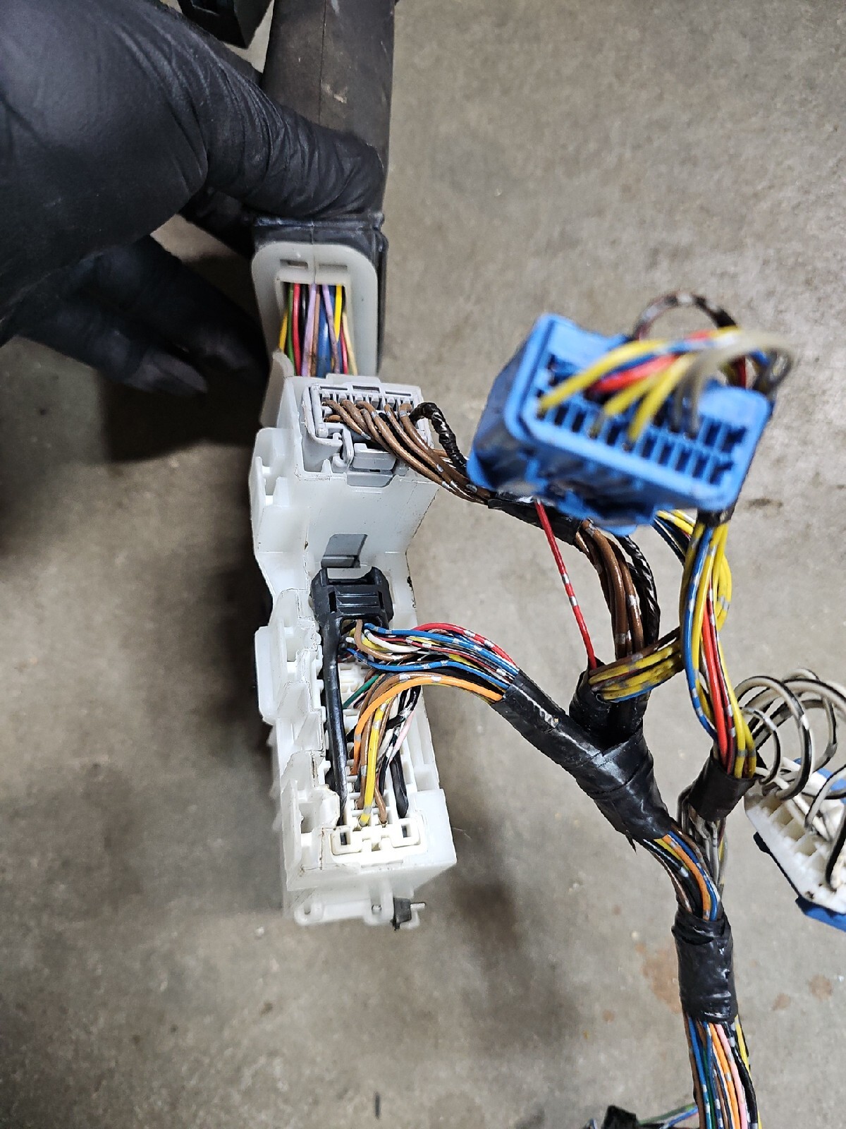 2007-2009 Lexus IS250 Engine ECM PCM Bay Miscellaneous Connector ...