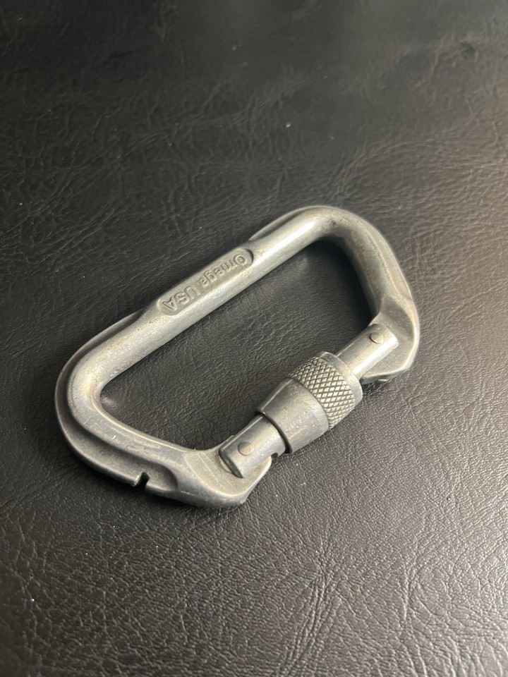 Omega USA D Carabiner Screw-Lock Aluminum kN 31/9/9 CE0082 – Climbing ...