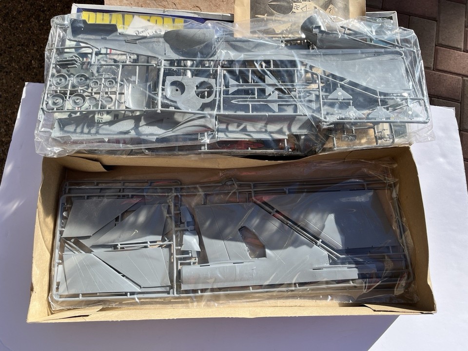 REVELL PHANTOM F-4J 1:32 1972 #H188 UNBUILT OPEN BOX sealed contents ...