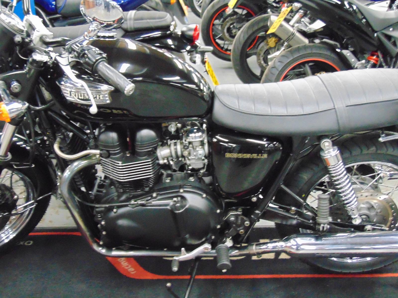 Triumph Bonneville 790 06 low miles 4338 classic naked roadster MOT £ ...