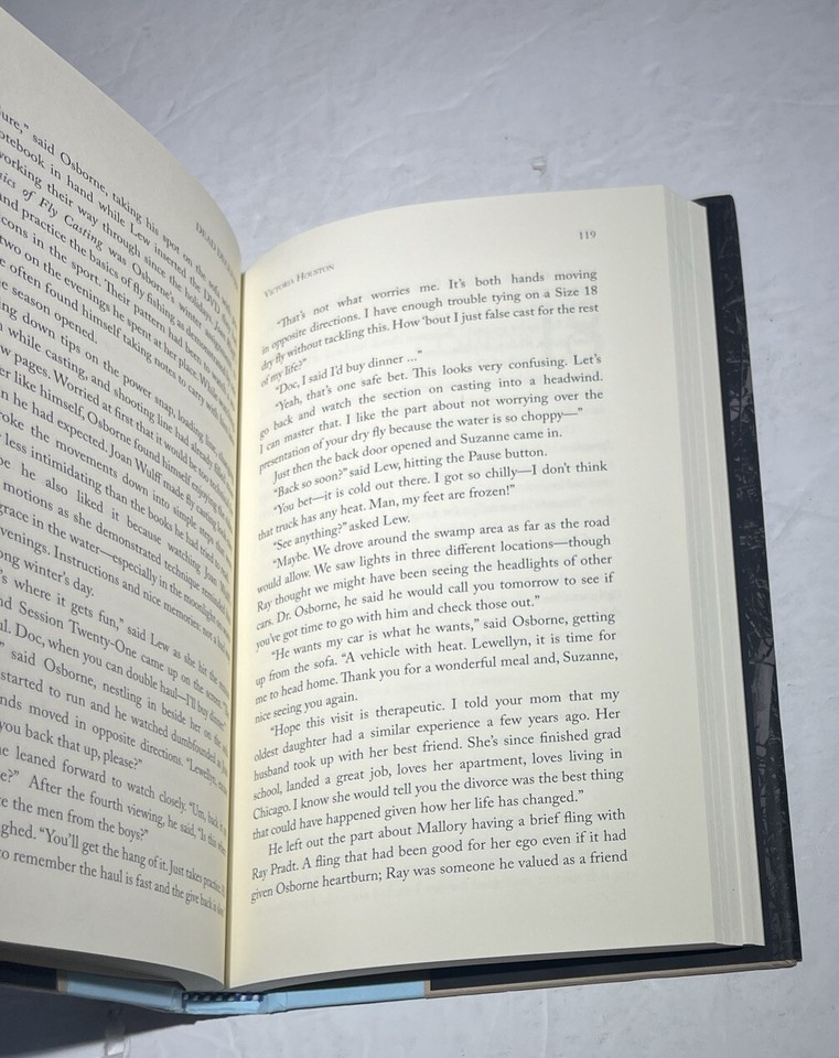 Dead Deceiver by Victoria Houston (2011, Hardcover) Signed ...