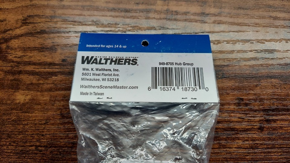 HO Scale Walthers 949-8705 53' Reefer Container - Hub Group | eBay