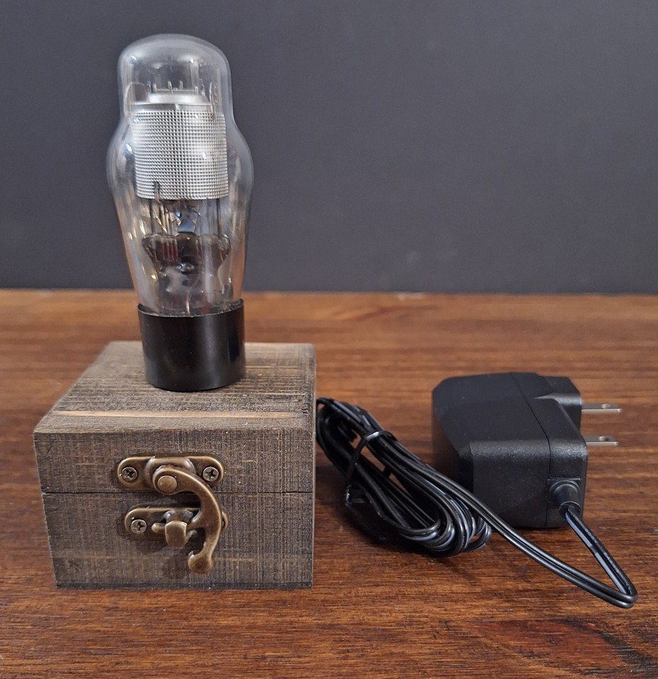 Old Vintage Radio Lighted Vacuum Tube - Novelty Night Light / LED Amp ...