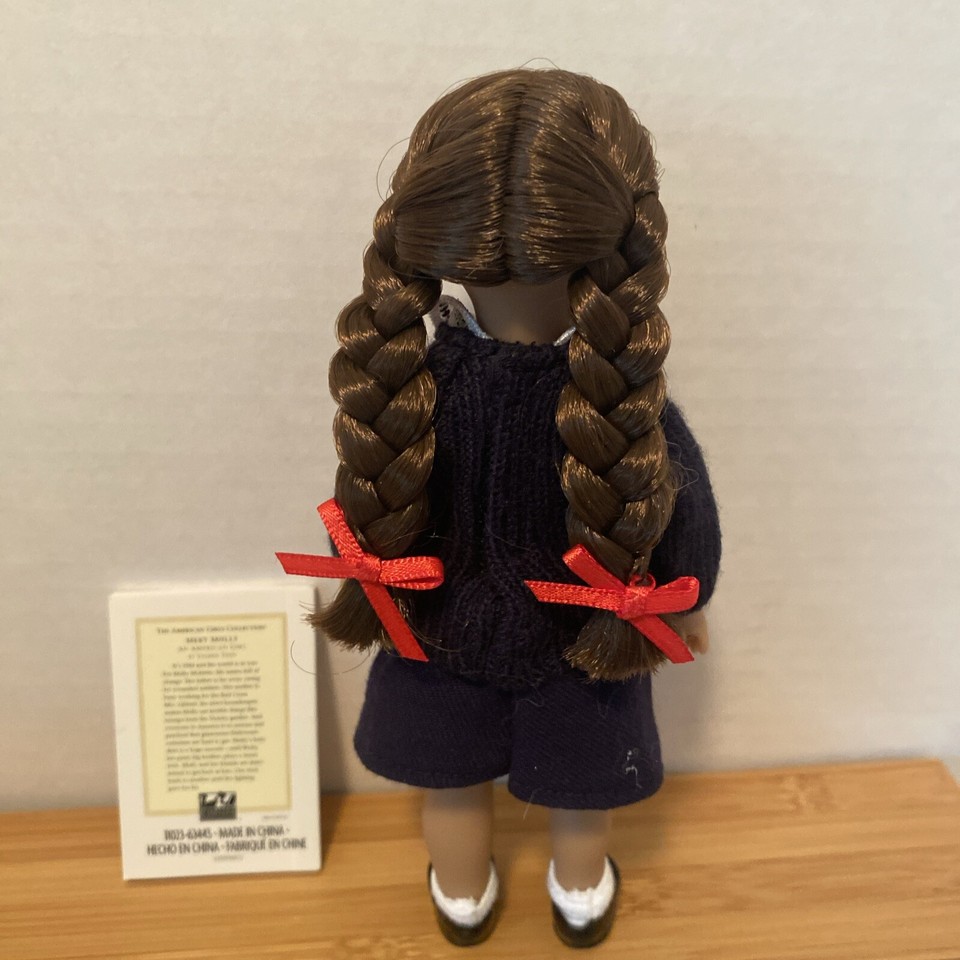 AMERICAN GIRL COURTNEY PLEASANT COMPANY mini MOLLY DOLL & BOOK | eBay