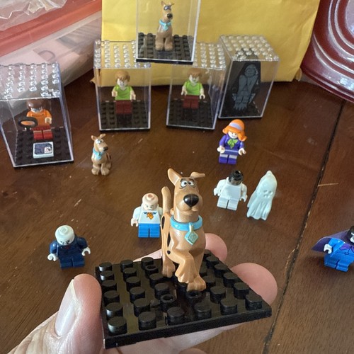 Lego Scooby-Doo Dog Figure Walking with Blue Collar Great Dane | eBay
