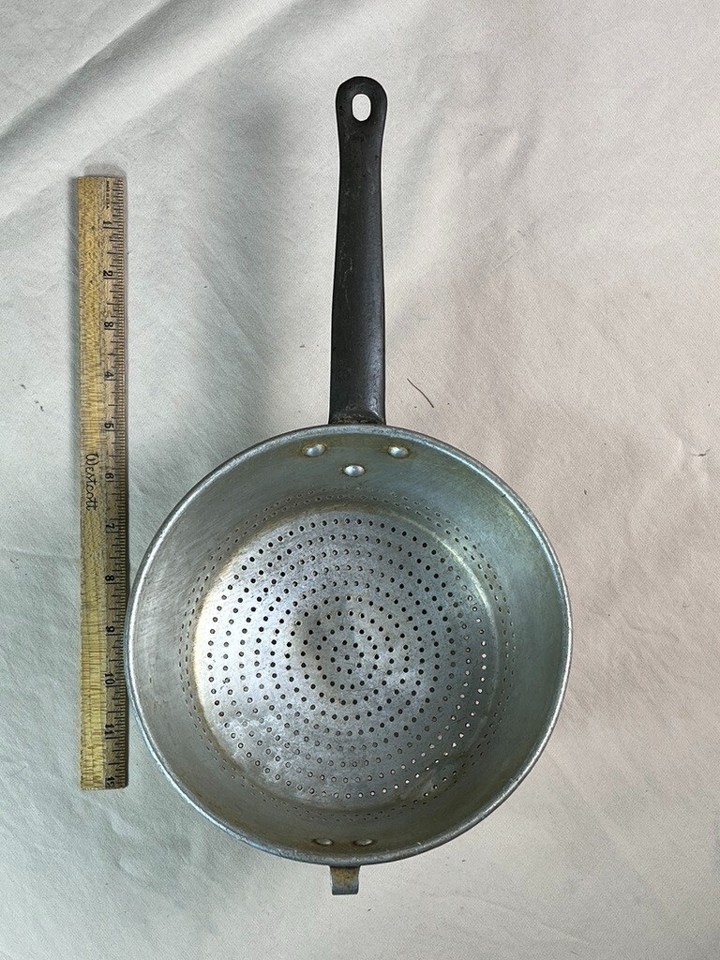 Vintage ALADDIN ALUMINUM Colander w/ Handle - Retro Kitchenware | eBay