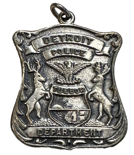 1970 Detroit Police Department Tuebor In Memoriam Quis Separabit Badge ...