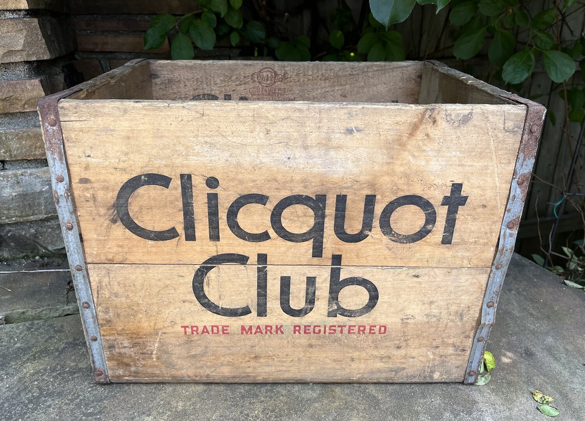 Wooden Crate Clicquot Club Bottle Veuve Clicquot Brut Eco Yellow Gift