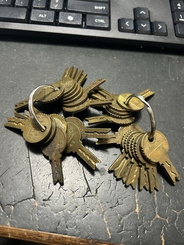 27 VINTAGE Old Slot Machine Keys, most marked Mills Novelty | eBay