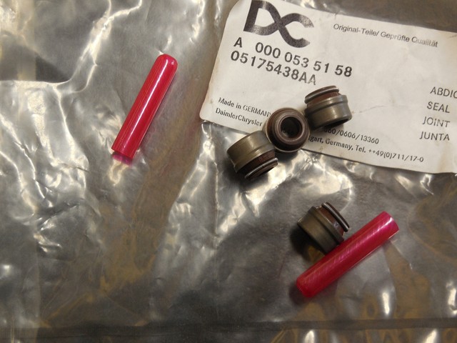 MERCEDES BENZ Valve Stem Seal Kit A0000535158 a 000 053 51 58 for sale ...