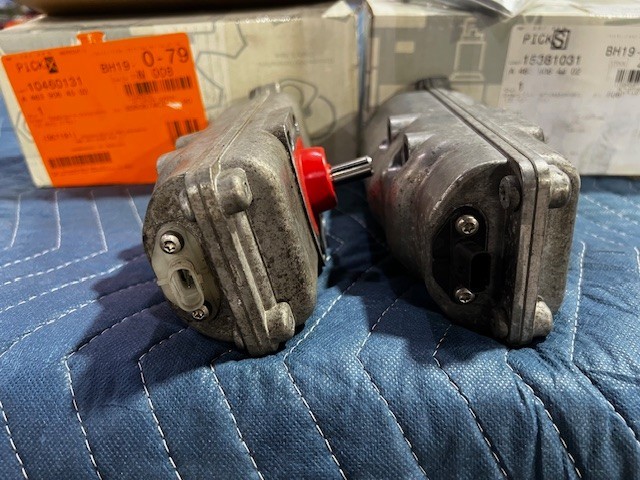 Used 19-21 Mercedes Benz Actuators G550 G63 AMG 4639064502 4639064402 ...