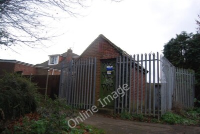 Photo 6x4 South East Water building by the M20 Maidstone c2010 | eBay UK