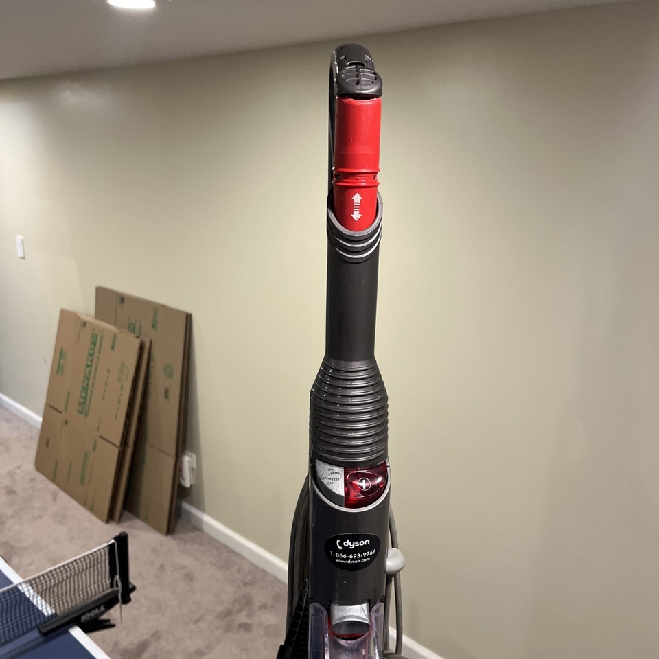 Dyson Absolute DC17 Asthma & Allergy Animal Upright Vacuum Cleaner ...