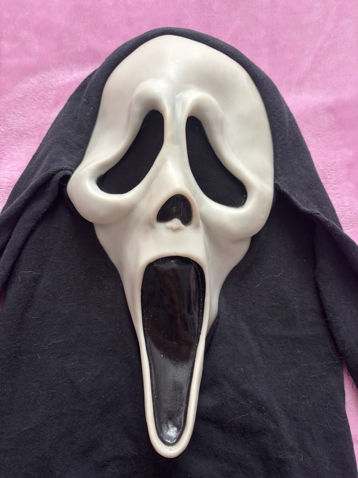 VTG 90s Scream Mask Fun World Div Cotton Shroud Gen 2 Ghost Face Glow ...