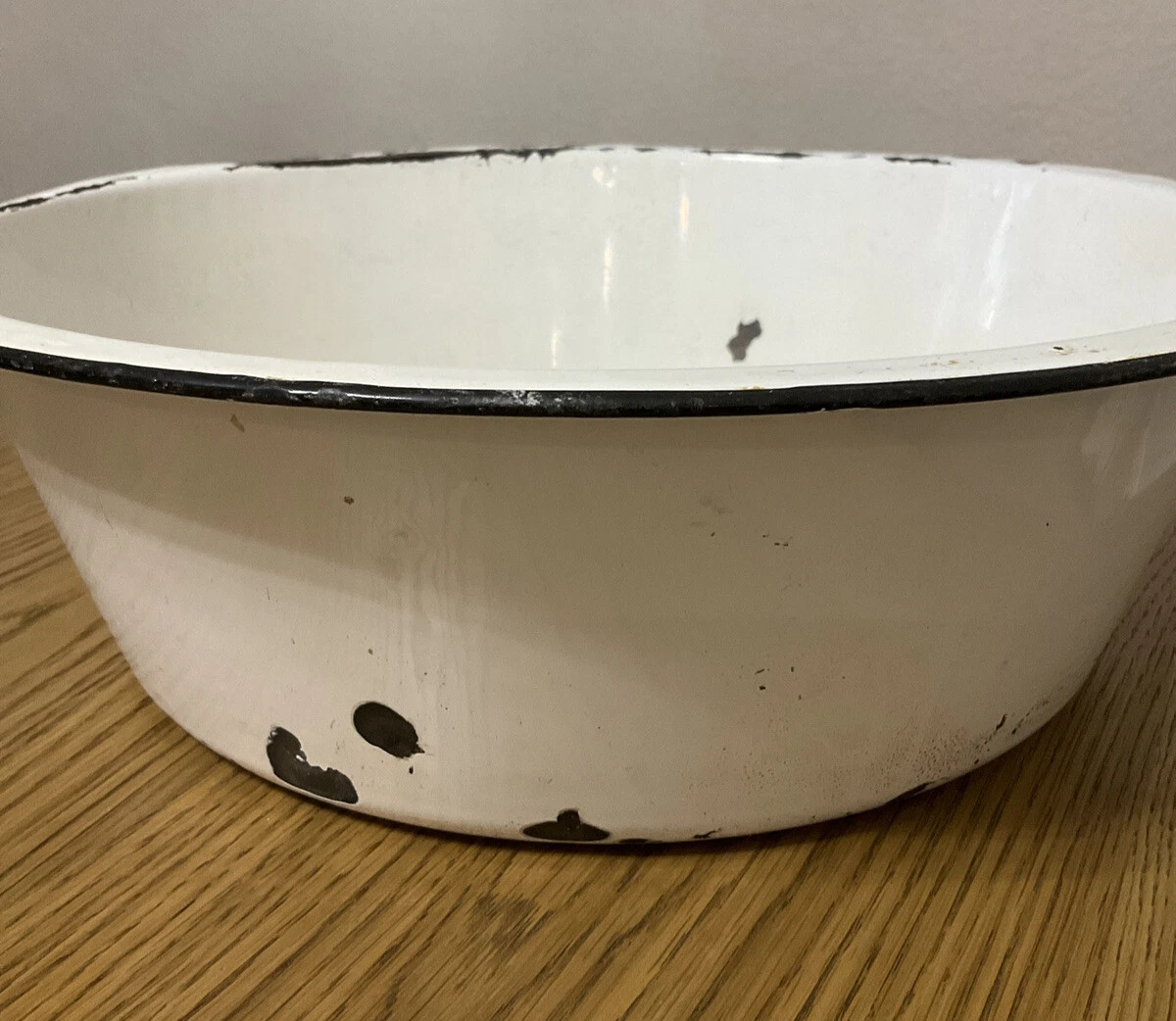 Enamel Wash Basin