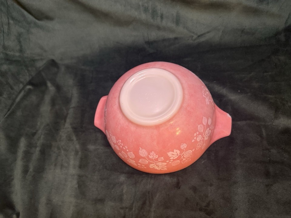 Vintage Pyrex Pink Gooseberry Bowl 442 Cinderella Trending Pattern In ...
