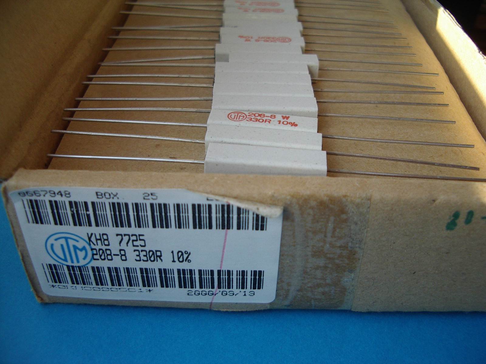 100x 330R 330 Ohm 10% 5W 5 Watt Draht-Widerstand axial Vitrohm KH208-8 ...