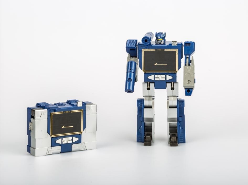 TRANSFORM G1 Reissue Soundwave with Buzzaw cassette Brand New Free ...